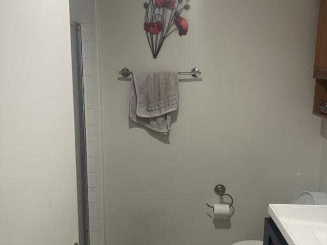 Room with Private Bathroom Available in costa Mesa