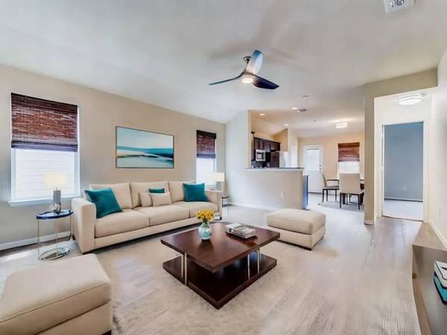 Room with private bathroom for rent in shared hous