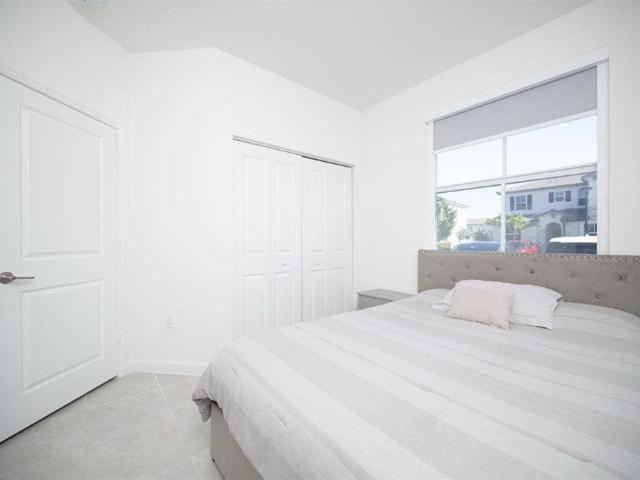 Room with private bathroomm