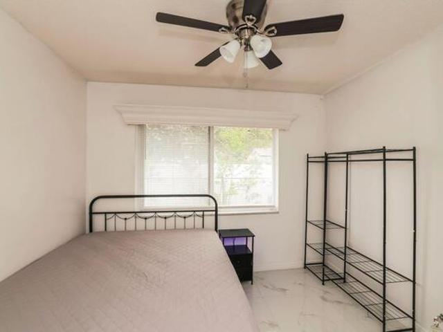 ROOM WITH QUEEN BED AVAILABLE Move In Ready West Palm Beach Home | Furnished Rooms & Utilities Included