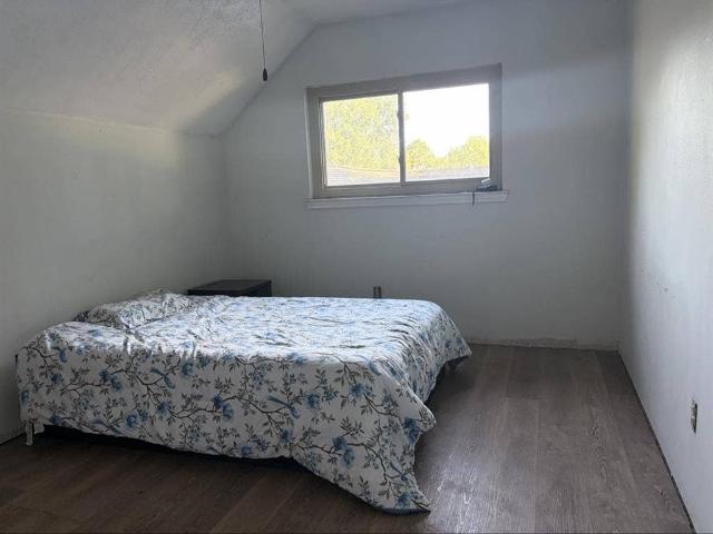 Room with walk in closet for rent