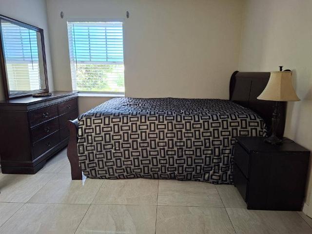 ROOM WITH TWO WALK IN CLOSETS