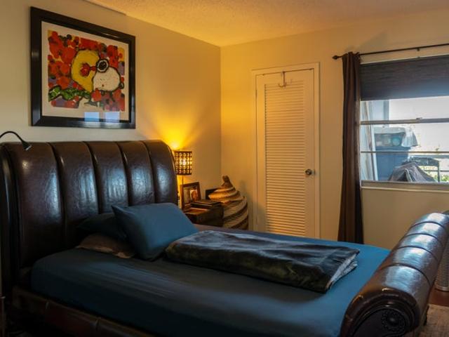 ROOM W/PRIVATE BTHRM IN 55+ COMMUNITY
