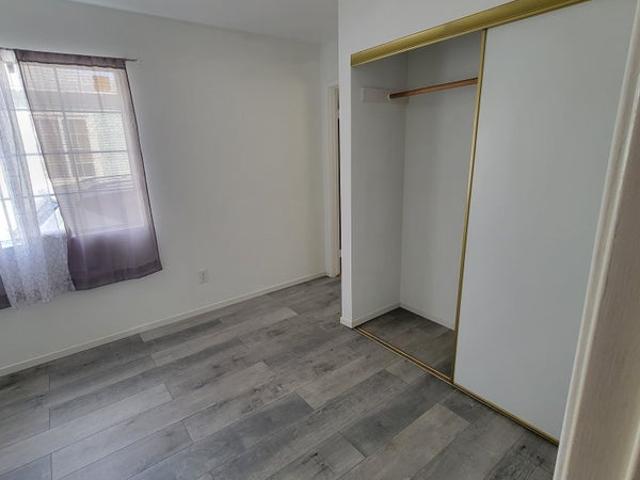 Room w/private bathroom in Anaheim house