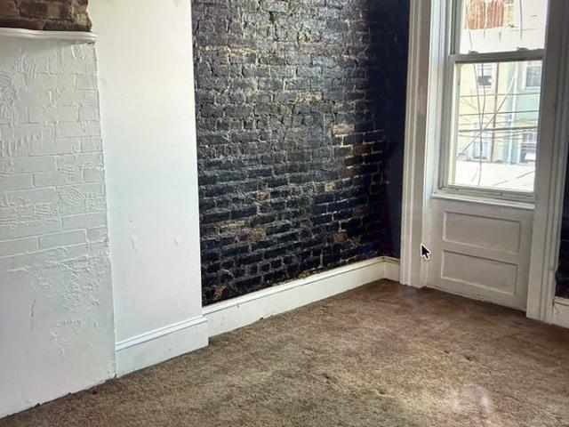 Room x rent in a laid back Astoria neighborhood!