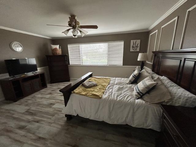 Room 16x14, own bathroom, walk in closet