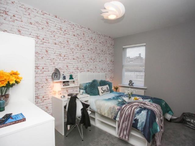Room, 18 Chiltern Rise, Luton. Studio to rent £565 pcm £130 pw