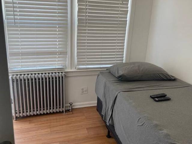 Room $1000 a Month in Canarsie