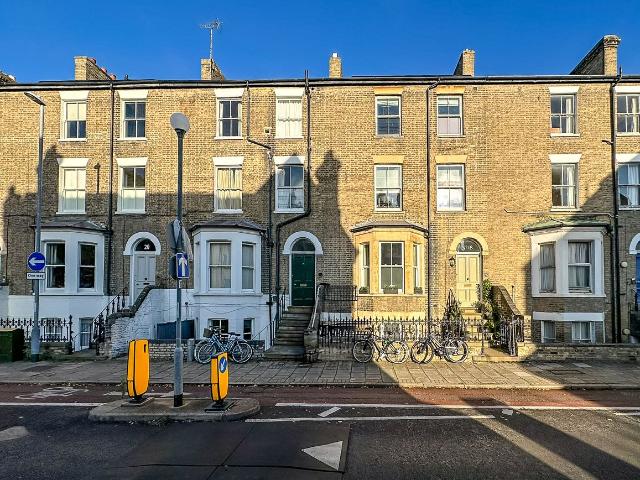 Room 10, Bateman Street, Cambridge CB2, Room to rent, £750 pcm | PrimeLocation