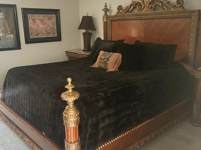Room 13’x12’ & ensuite bathroom for rent Spring H