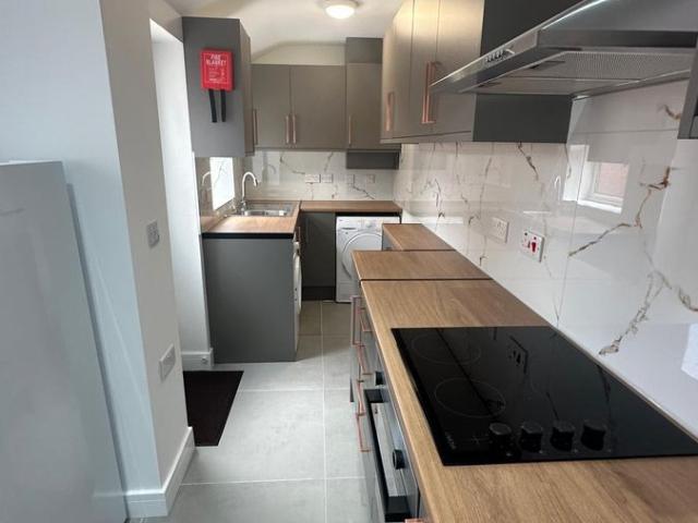 Room 1 3 Marlborough Road, Kirkby In Ashfield NG17, Room to rent, £550 pcm | PrimeLocation