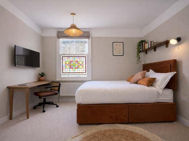Room 1, 14 Trafalgar Street, Cambridge CB4, 1 bed terraced house to rent, £1,250 pcm | PrimeLocation