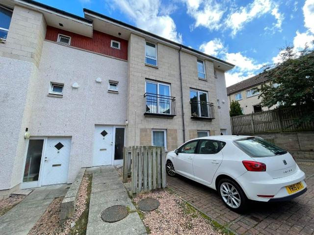 Room 1, 15 Brook Gardens DD1, Room to rent, £600 pcm | PrimeLocation