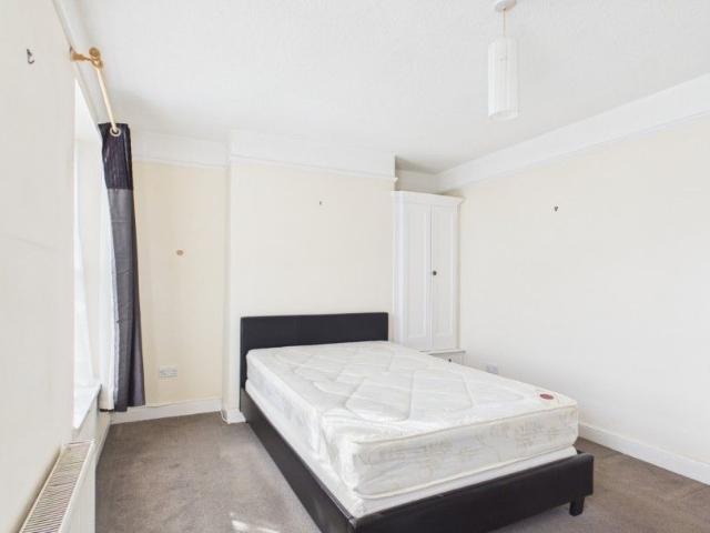 Room 1, 23 Marle Hill Road, Cheltenham
