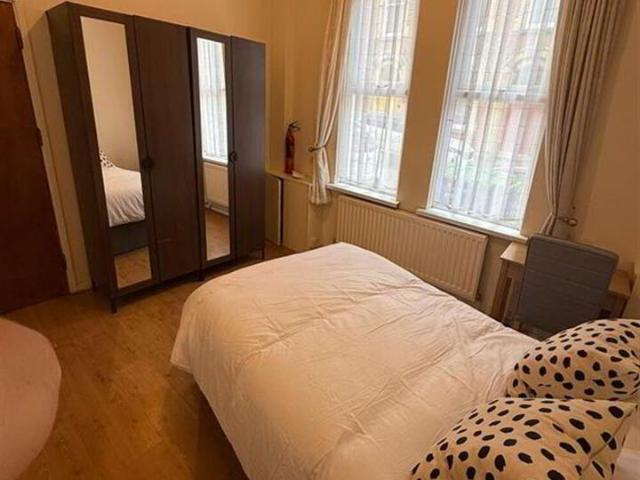 Room 1, 2 Belgravia Avenue, Belfast
