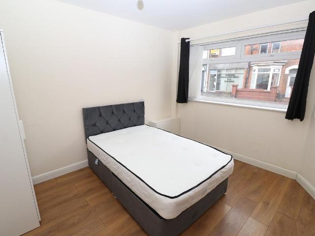 Room 1 @ 67 69 Edleston Road, Crewe CW2, 6 bed shared accommodation to rent, £450 pcm | PrimeLocation