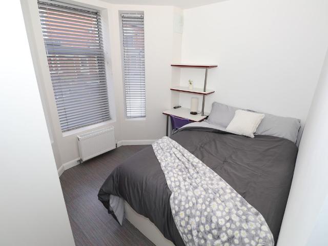 Room 1 At 27 Lawton Street, Crewe CW2, 6 bed terraced house to rent, £435 pcm | PrimeLocation