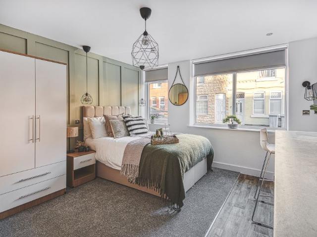 Room 1, Bennett Street NG10, Studio to rent, £675 pcm | PrimeLocation