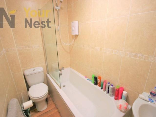Room 1, Estcourt Terrace, Headingley, LS6 3EX
