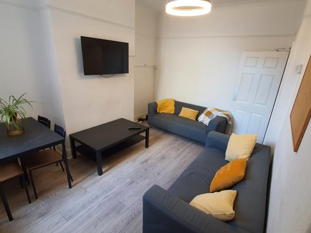 Room 1 for rent in 115 St Anne Street, Chester