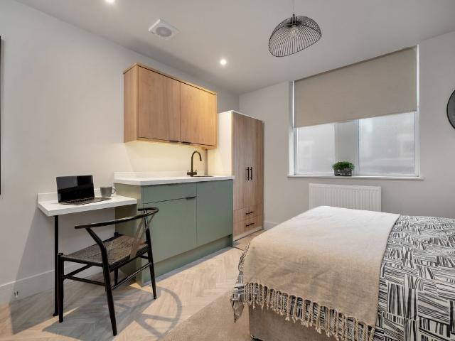 Room 1, Hamilton Road NG10, Room to rent, £725 pcm | PrimeLocation