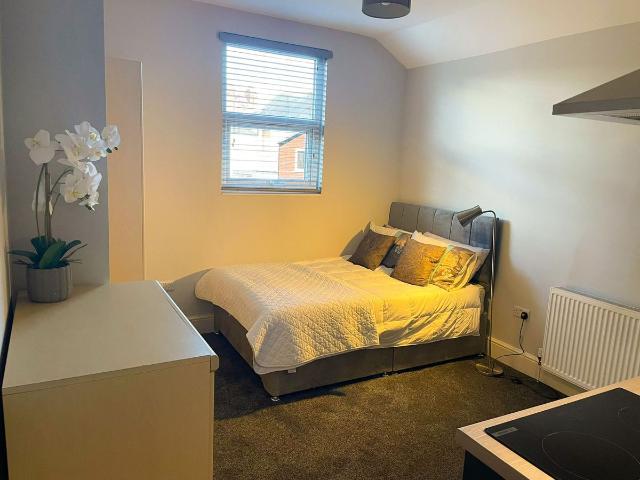Room 1, Highfield Road DN1, Studio to rent, £477 pcm | PrimeLocation