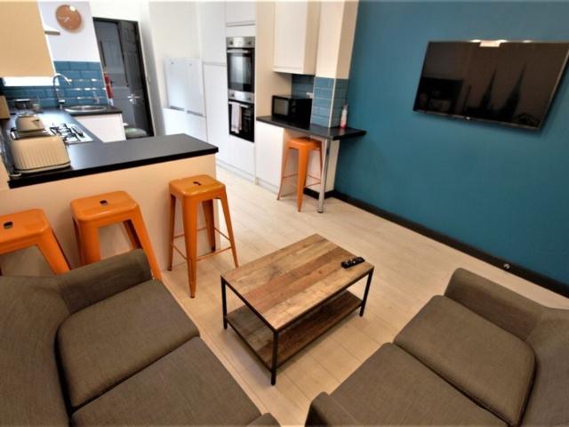 Room 1 of 5, Gresham Street, Coventry, CV2 4EU