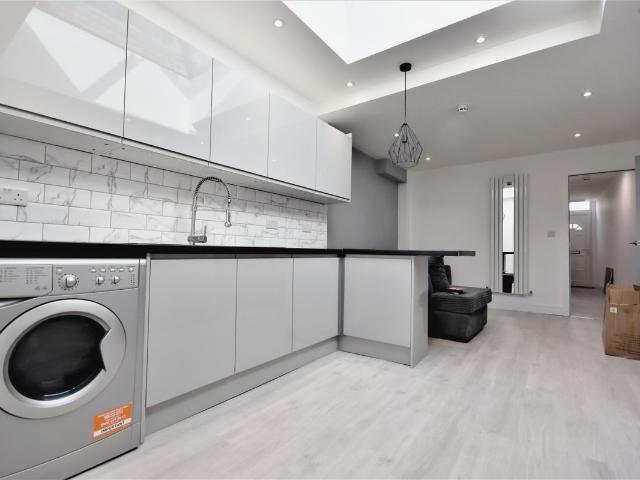 Room 1 Of 5, Marlborough Road, Coventry CV2, Room to rent, £525 pcm | PrimeLocation