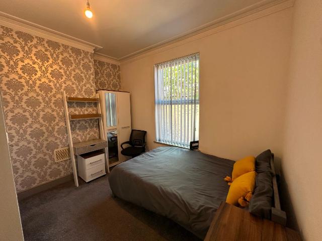 Room 1, Stepping Lane DE1, Room to rent, £475 pcm | PrimeLocation