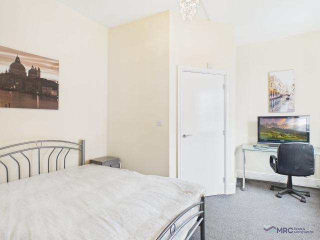 Room 1, Princes Road HU5, Room to rent, £525 pcm | PrimeLocation