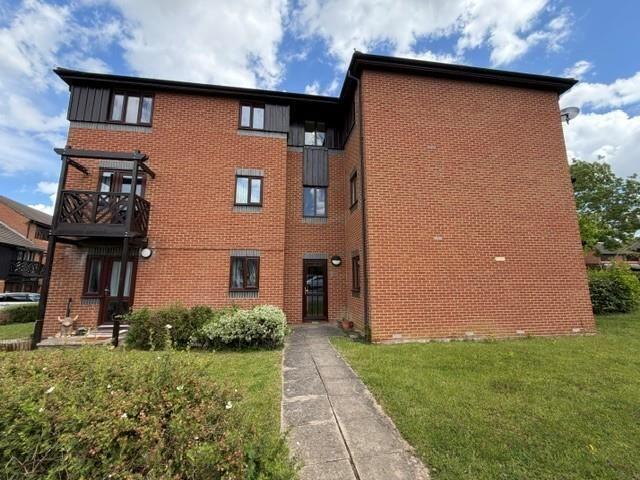 Room 1, Roebuck Court OX11, Room to rent, £795 pcm | PrimeLocation