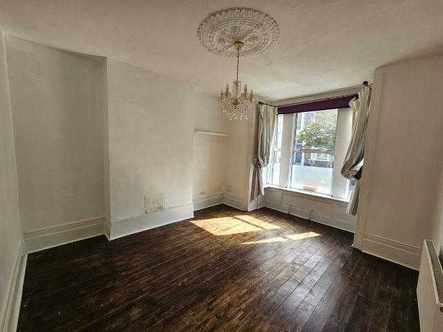 Room 1, Reighton Road, Hackney E5, Room to rent, £1,000 pcm | PrimeLocation