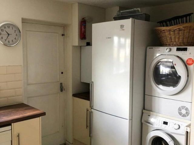 Room 1 Woodside Avenue, London, N12