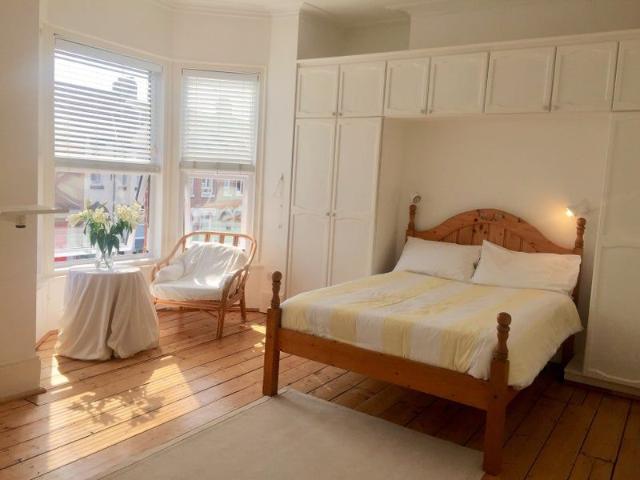 Room 1, Wilton Avenue, Southampton SO15, Room to rent, £830 pcm | PrimeLocation