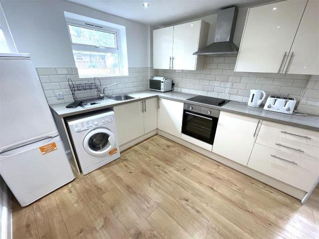 Room 2, 103 Bath Road ST5, Room to rent, £520 pcm | PrimeLocation