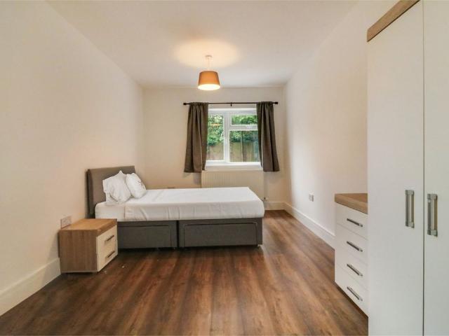 Room 2, 10 Firbank Drive, Watford WD19, Room to rent, £875 pcm | PrimeLocation