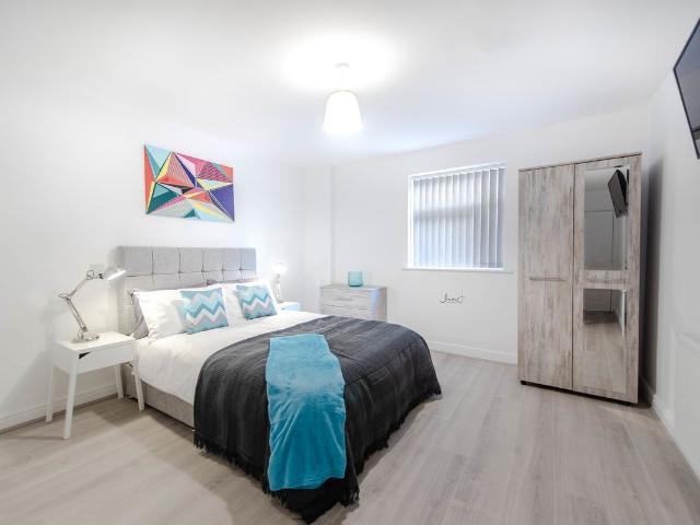 Room 2, 10A Borough Road WA10, Room to rent, £525 pcm | PrimeLocation