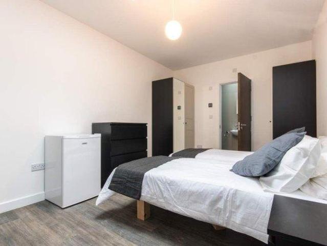 Room 2, 126 Uxbridge Road 1 bed in a house share to rent £1,190 pcm £275 pw