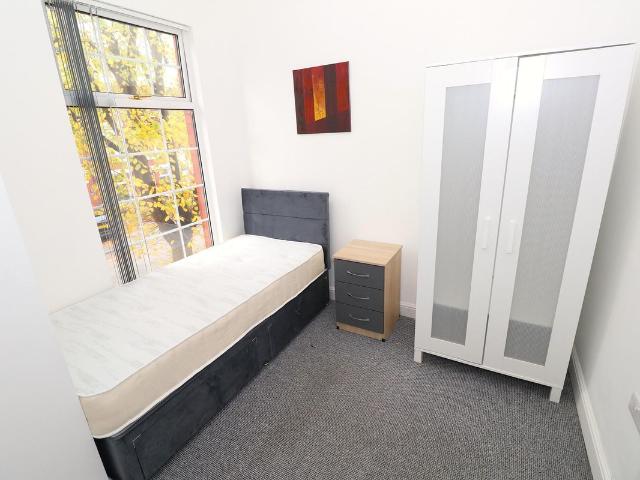 Room 2 @ 188 Ruskin Road, Crewe CW2, Room to rent, £420 pcm | PrimeLocation