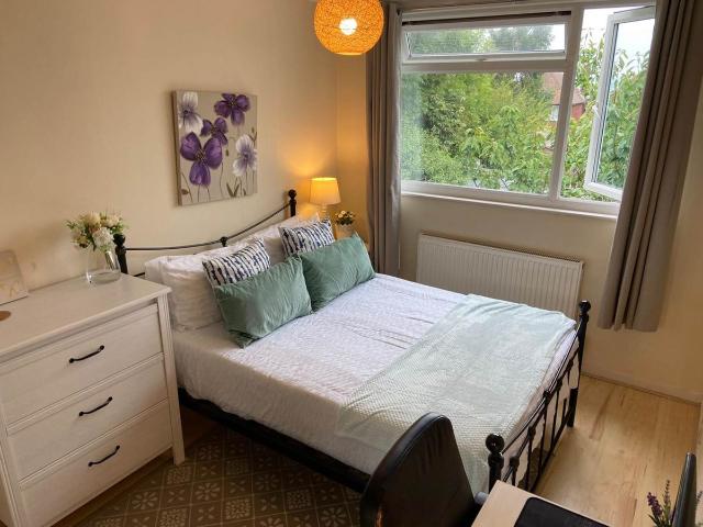 Room 2, 1 Windsor Close GU2, Room to rent, £895 pcm | PrimeLocation