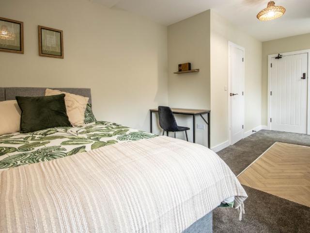 Room 2 56 Cranmer Street, Long Eaton, Nottingham NG10, 1 bed flat to rent, £675 pcm | PrimeLocation