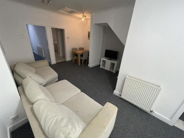 Room 2, 56, Ripon Street