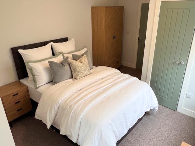 Room 2, 66 Broxholme Lane DN1, Room to rent, £693 pcm | PrimeLocation