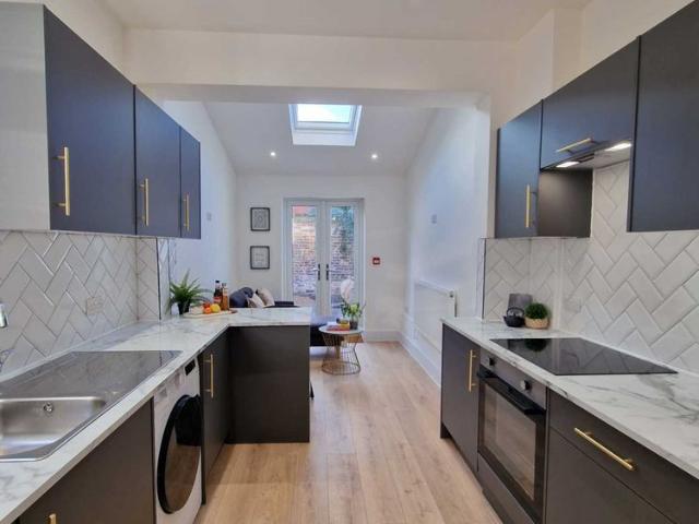 Room 2, Colchester Road, Southend On Sea