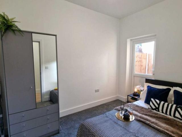 Room 2, Colchester Road, Southend On Sea SS2, Room to rent, £620 pcm | PrimeLocation
