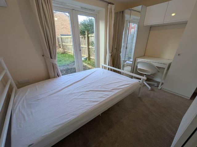 Room 2, Cartwright Way, Beeston NG9, 1 bed terraced house to rent, £575 pcm | PrimeLocation