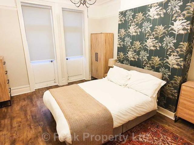Room 2, Alexandra Road, Southend On Sea