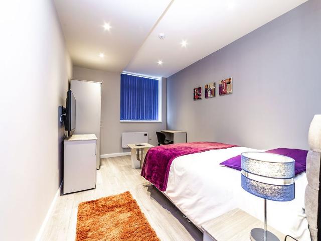 Room 2, Apartment 2, Amicus House WA10, Room to rent, £600 pcm | PrimeLocation