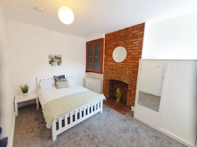 Room 2 – Harrow Road, LE3 0JW
