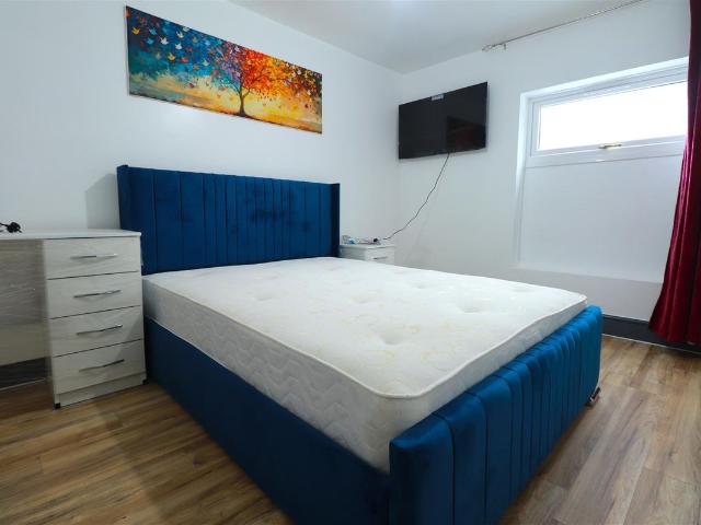 Room 2, Huntly Road, Birmingham B16, Room to rent, £625 pcm | PrimeLocation